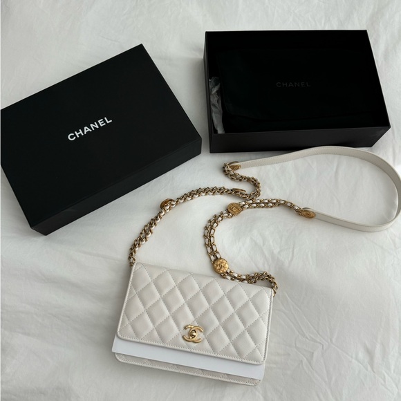CHANEL | Bags | Rare Chanel Caviar Quilted Twist Your Buttons Wallet On ...